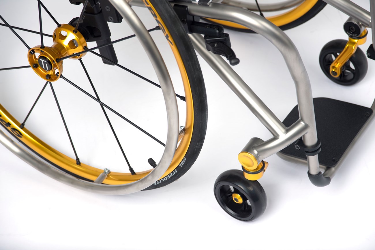 TiLite TRA 鈦合金高活動型輪椅-進階型